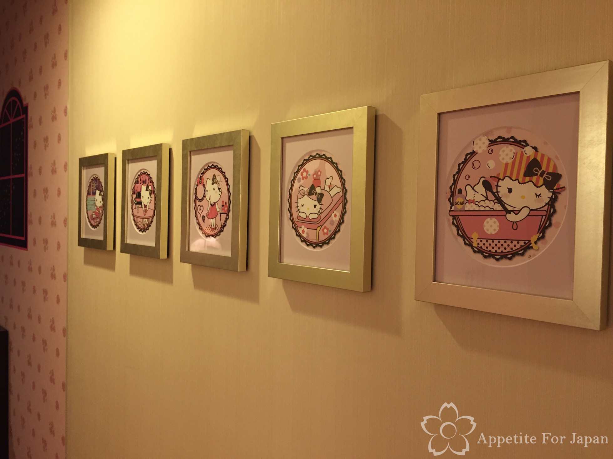 Hello Kitty Hotel Room: Inside Keio Plaza Tokyo’s Princess Kitty Room ...