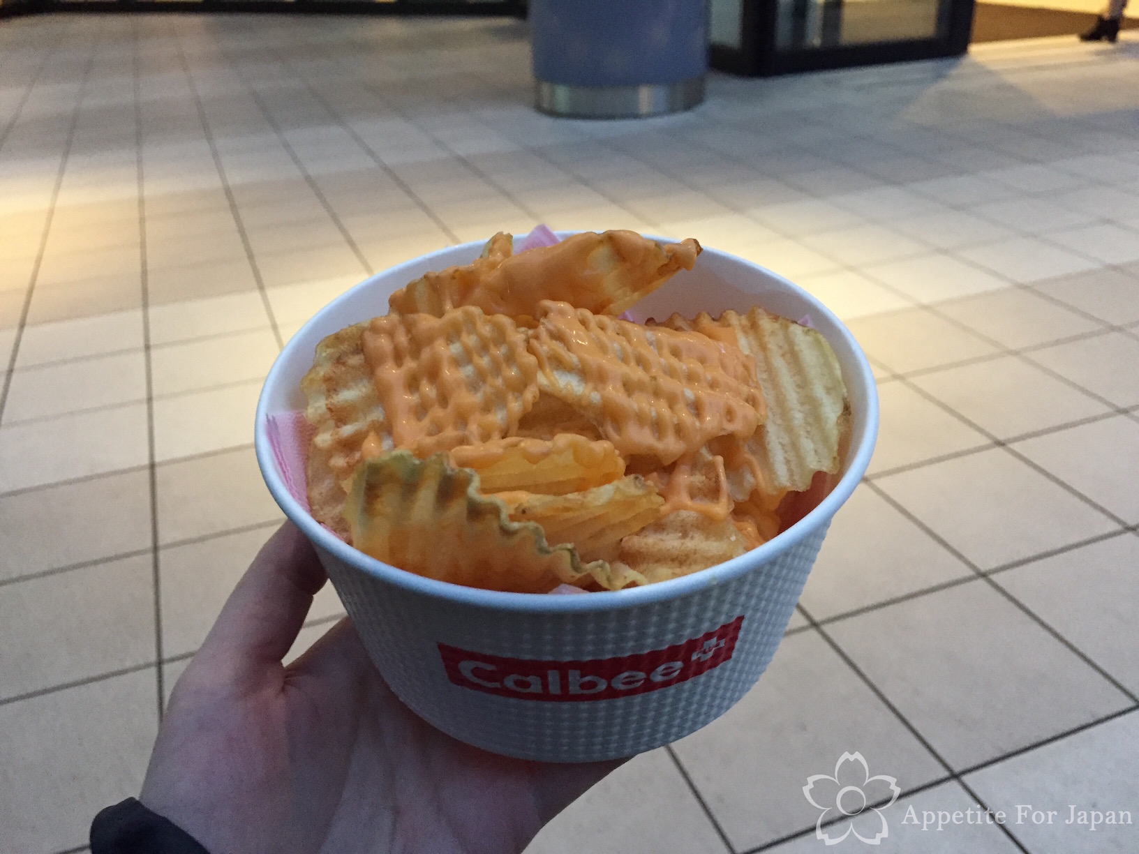 Calbee Plus: freshly fried potato chips with chocolate and soft-serve ...