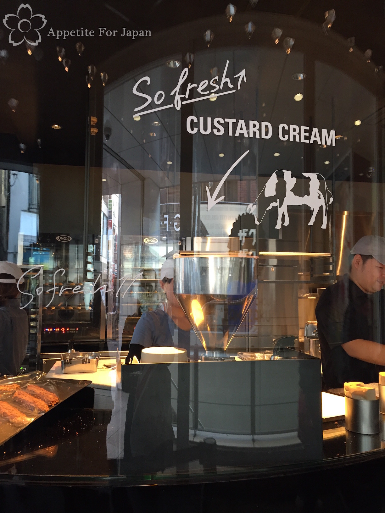 Croquant Chou Zaku Zaku: crispy cream puffs in Harajuku – Appetite For ...