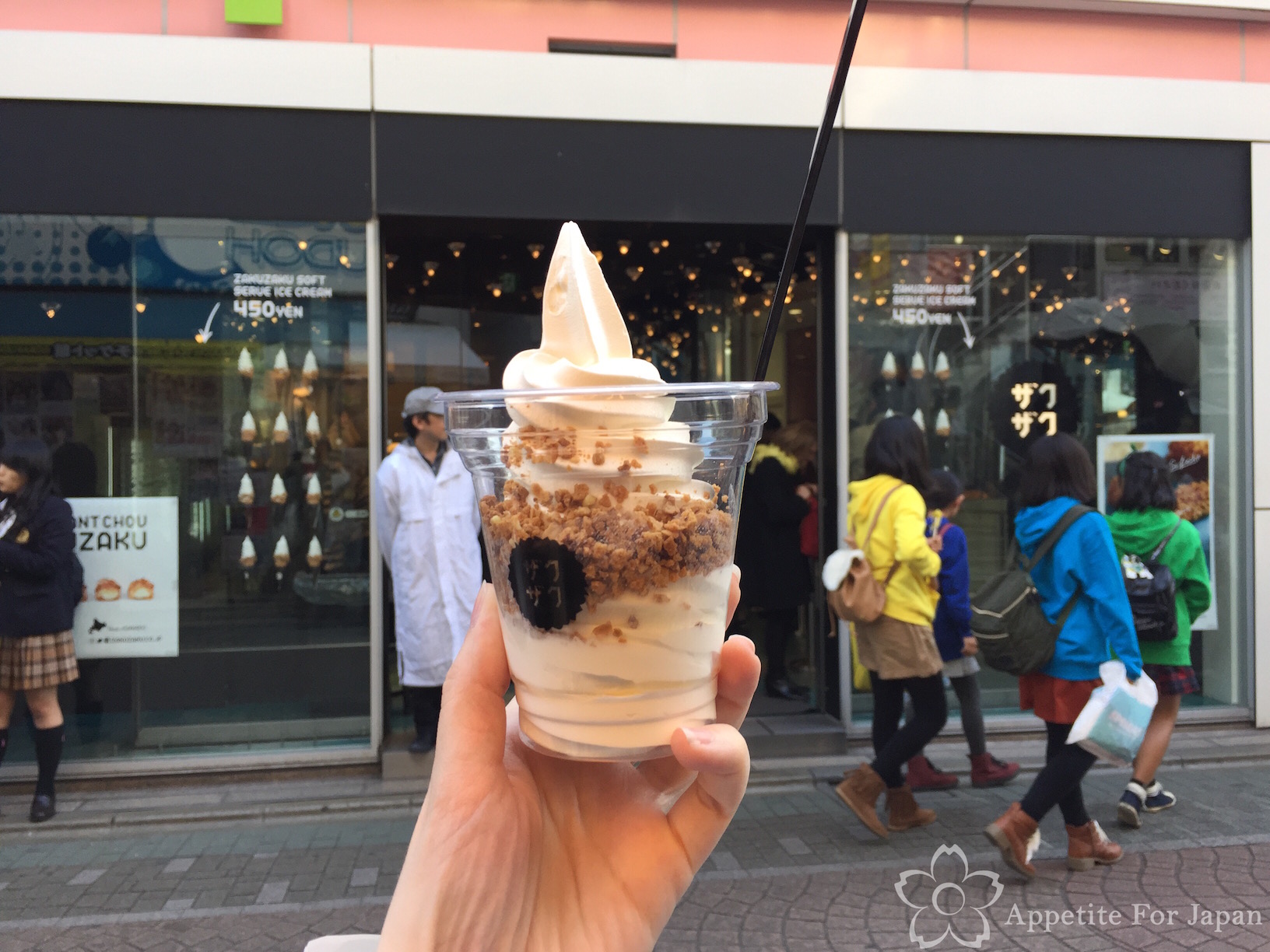 Croquant Chou Zaku Zaku: crispy cream puffs in Harajuku – Appetite For ...